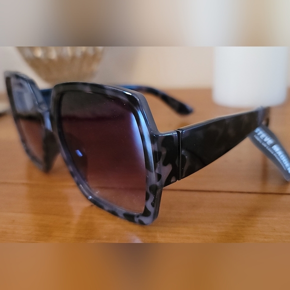 Steve Madden | Accessories | Steve Madden Sunglasses Black Grey ...